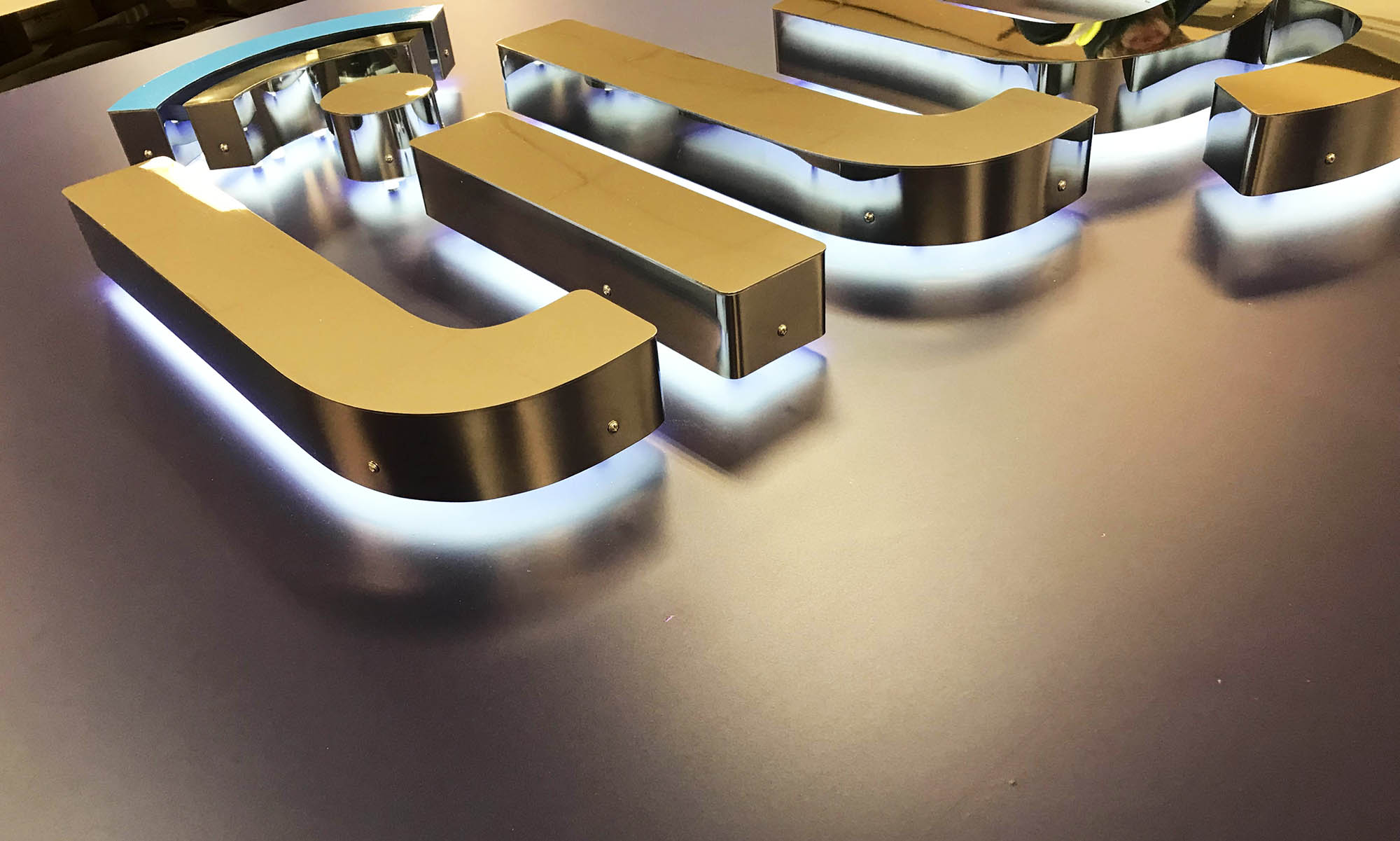 stainless-steel-3d-illumanted-halo-letters - De-Signs Harrogate